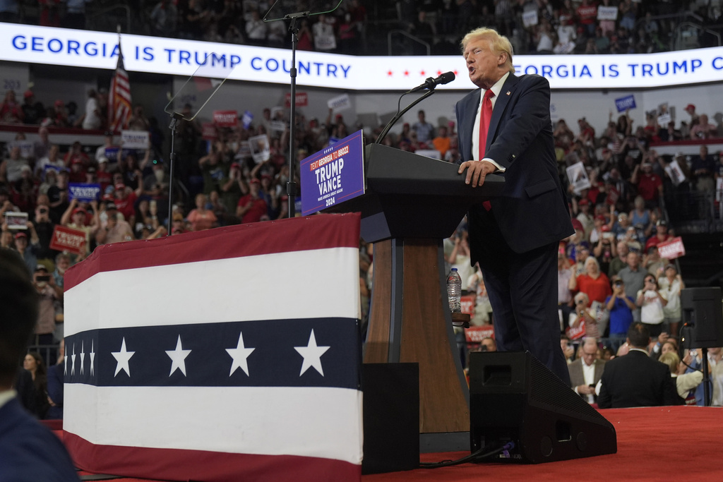 Trump will hold a news conference in his first public appearance since ...